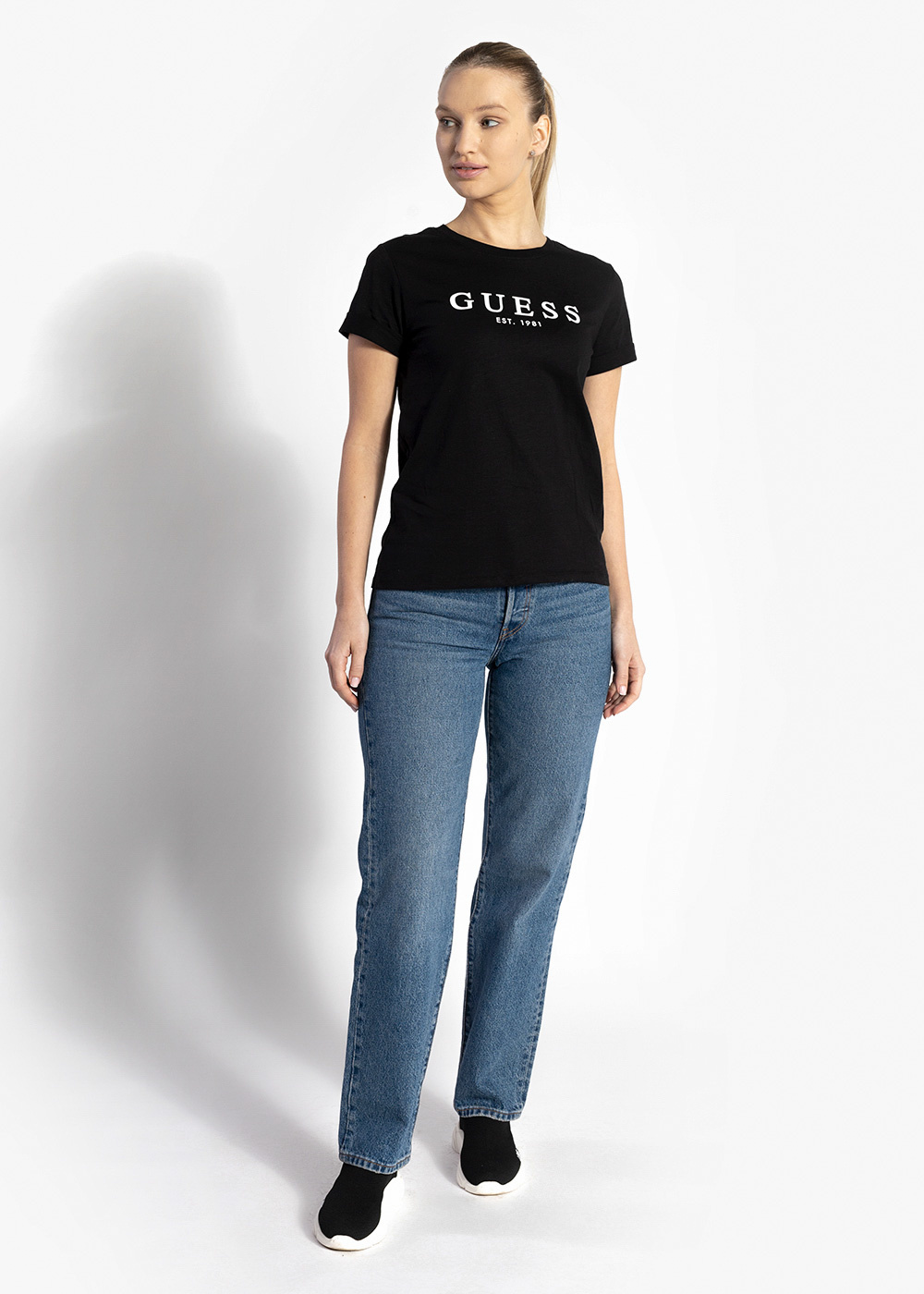 GUESS ES SS GUESS 1981 ROLL CUFF TEE 18,99 € - Sneaker Peeker - I migliori sconti! Calzature ...